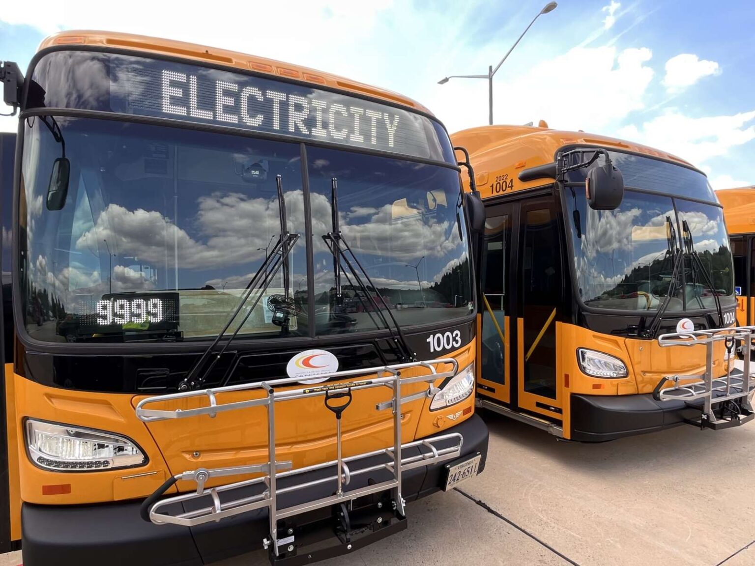Fairfax Connector’s first electric buses hit the road, with more on the ...