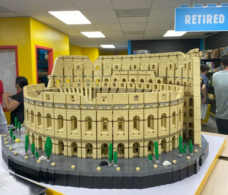 Legos of yesteryear assemble at Herndon’s new Bricks and Minifigs store ...