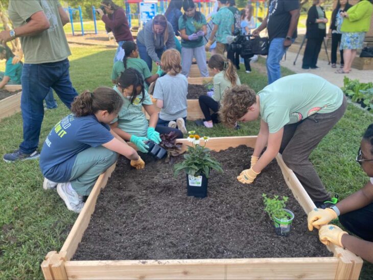 Donated ‘learning garden’ unveiled at Centreville elementary school ...