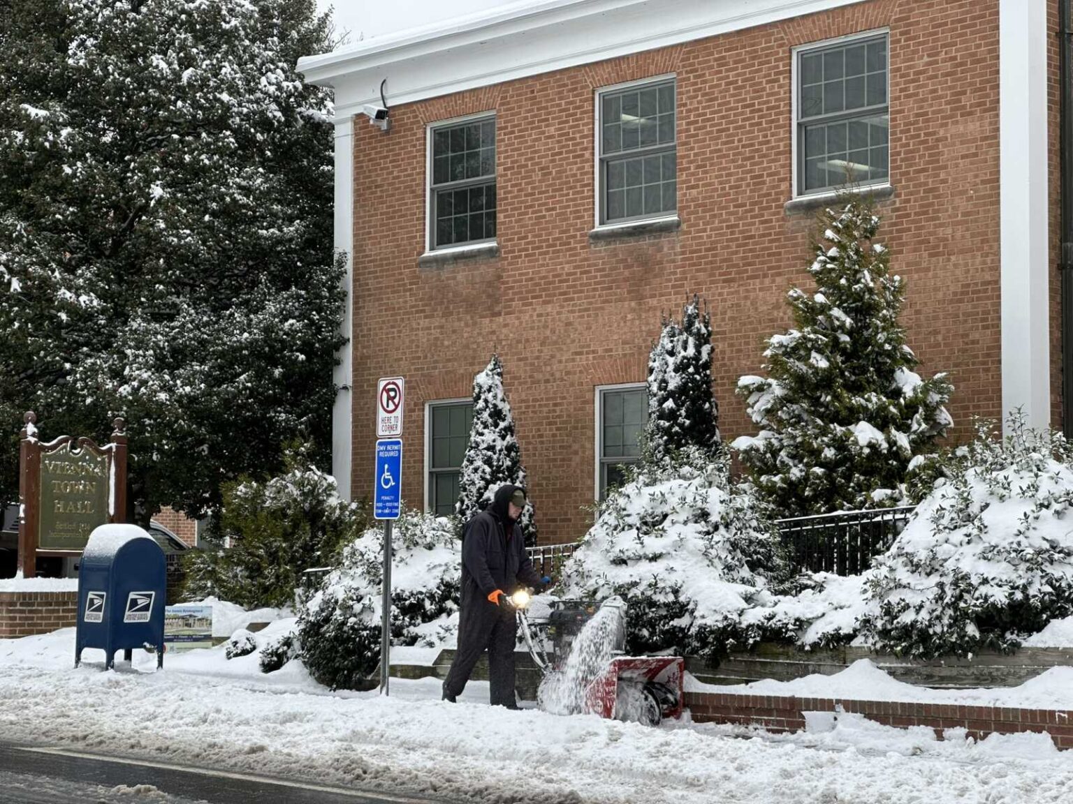 Photos: FCPS cancels classes again as snow blankets Fairfax County | FFXnow