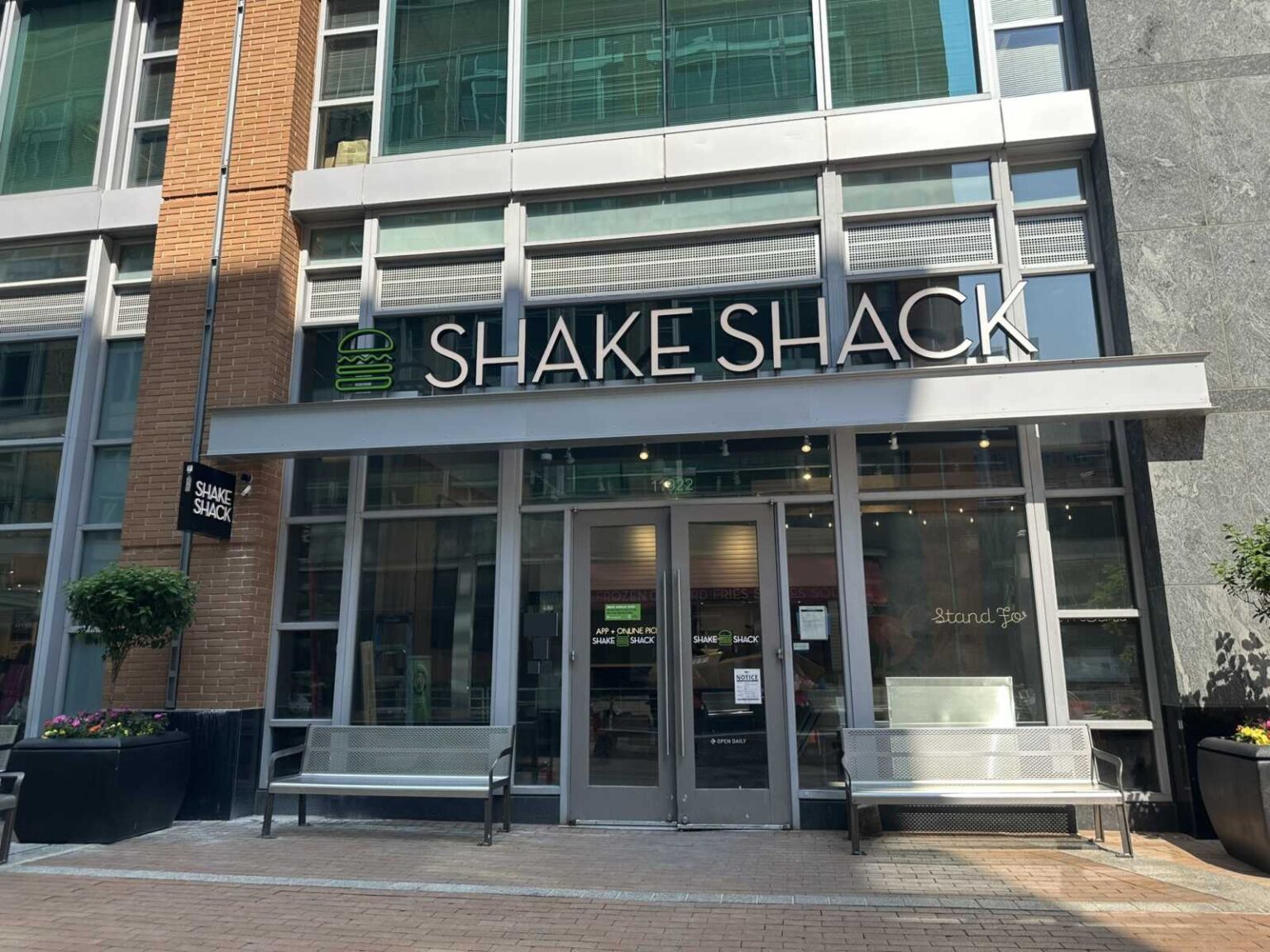 Shake Shack announces opening date at Reston Town Center | FFXnow