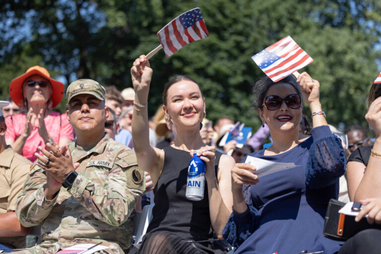 New citizens exult as Schwarzenegger headlines Mount Vernon ...