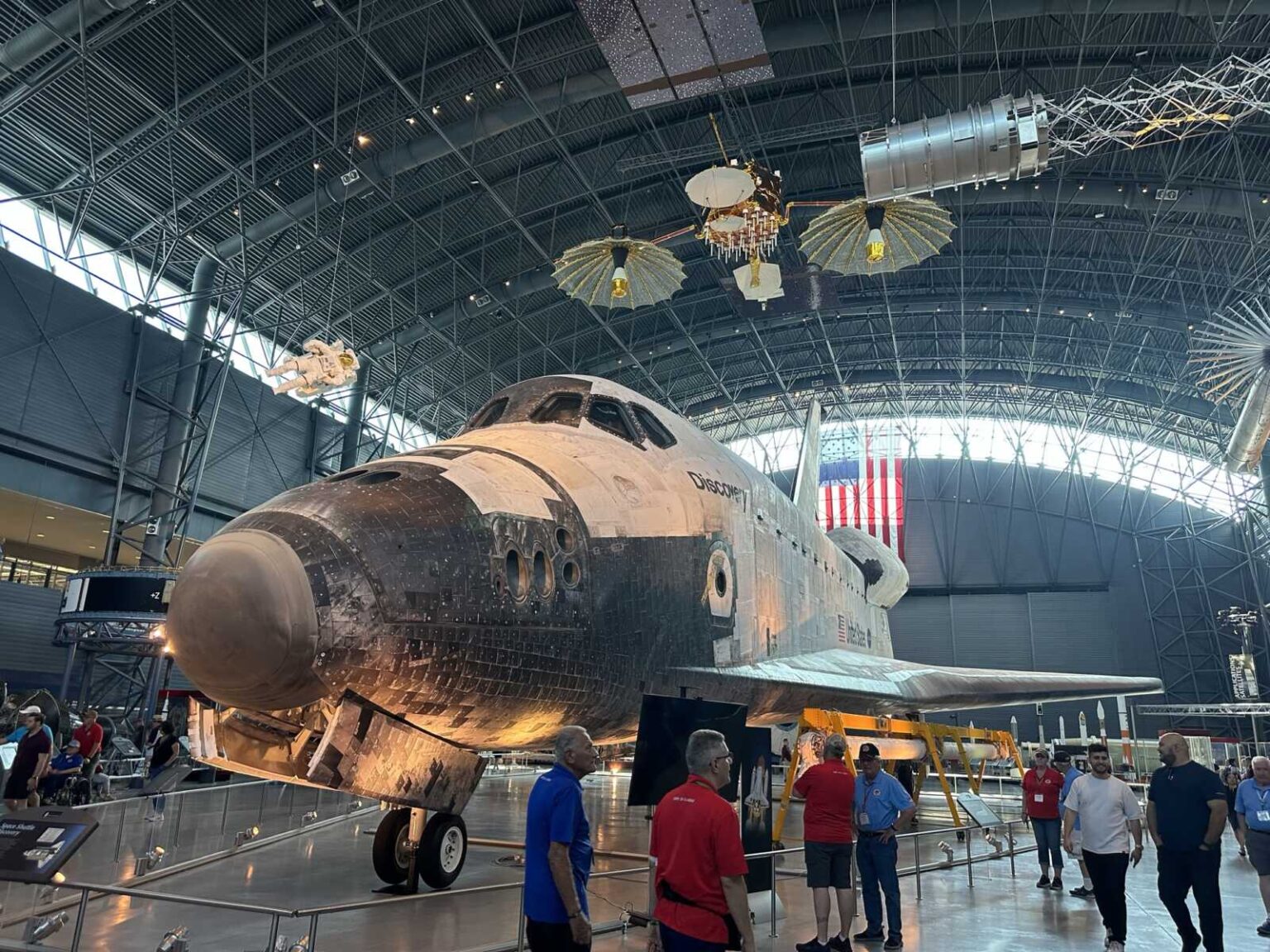 NASA remains tight-lipped about Discovery space shuttle transfer plans ...