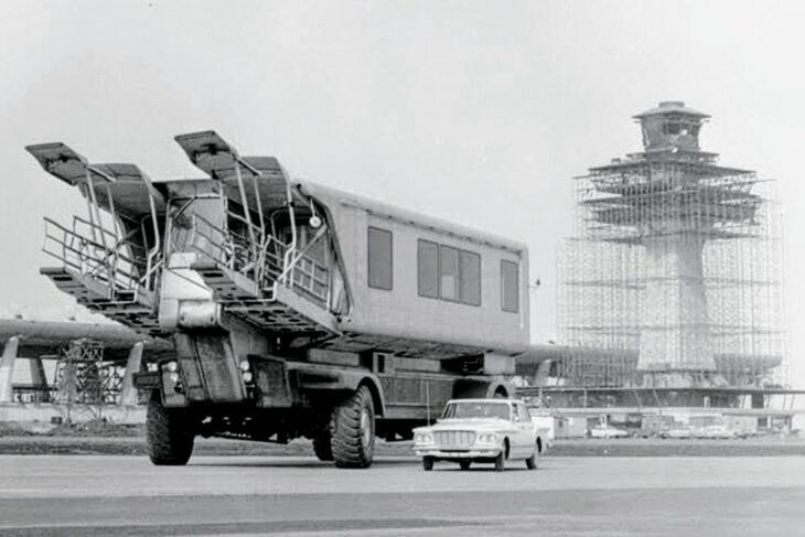 Despite recent crashes, people movers still integral to Dulles Airport ...