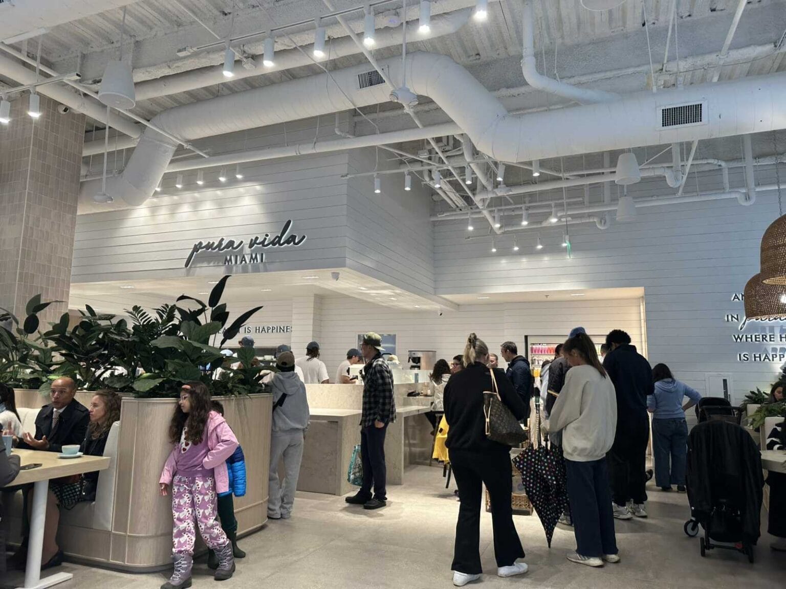 Pura Vida Miami opens new health-focused cafe at Mosaic District | FFXnow